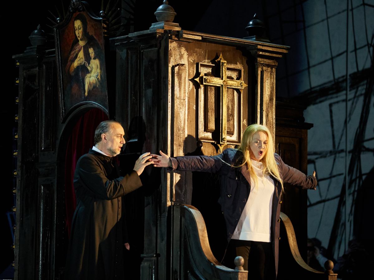 Charles Gounod: "Faust" – Nationaloper Warschau – FOYER