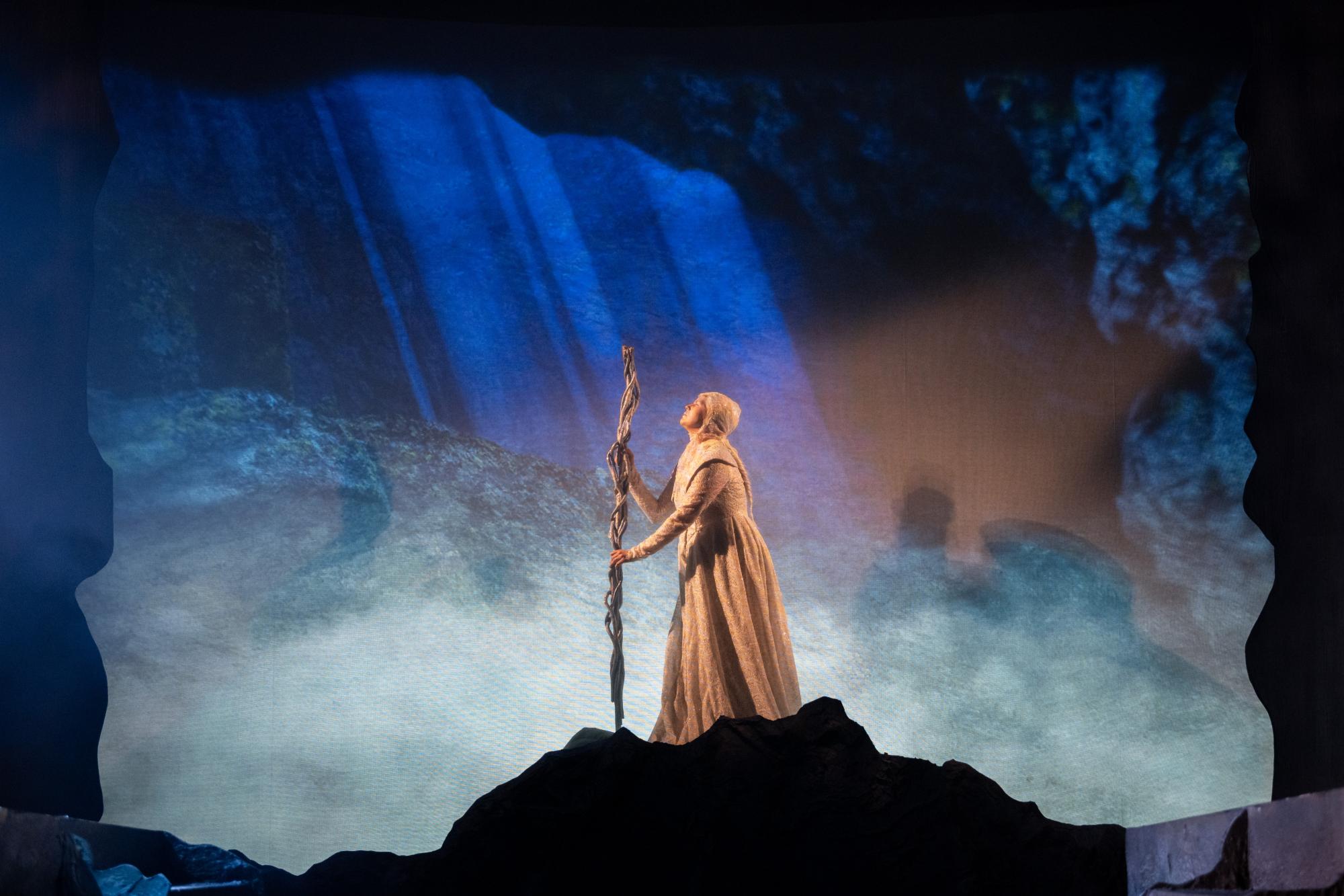 Richard Wagner: Siegfried – Longborough Festival Opera – FOYER