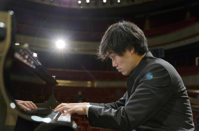 Bruce Liu spielt Chopin – Zwischen den Kulturen – FOYER